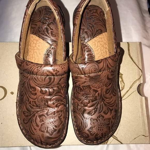 Born | Shoes | Born Concept Boc Peggy Tooled Clogs | Poshmark
